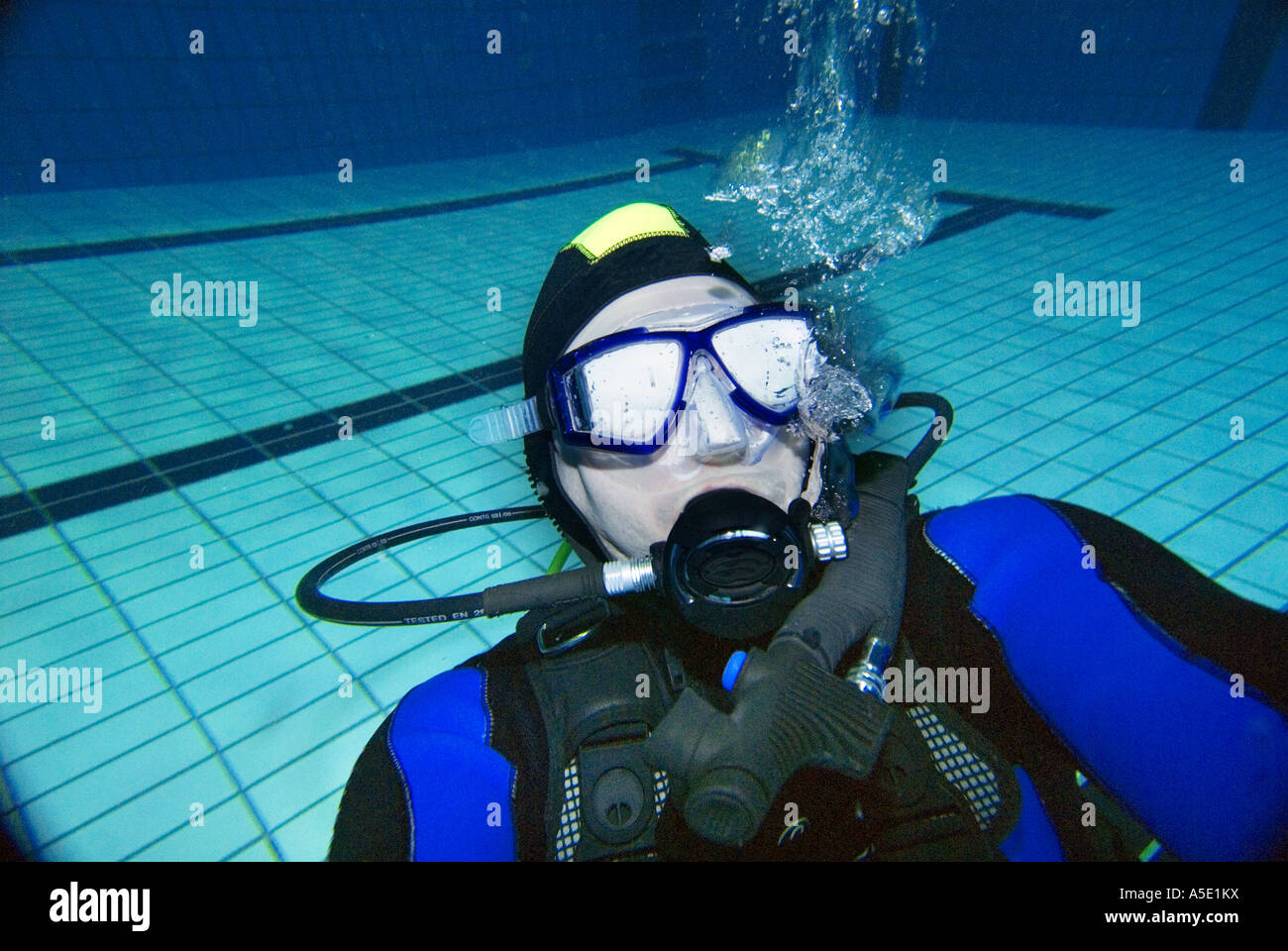 Dive training exercises hi-res stock photography and images - Alamy