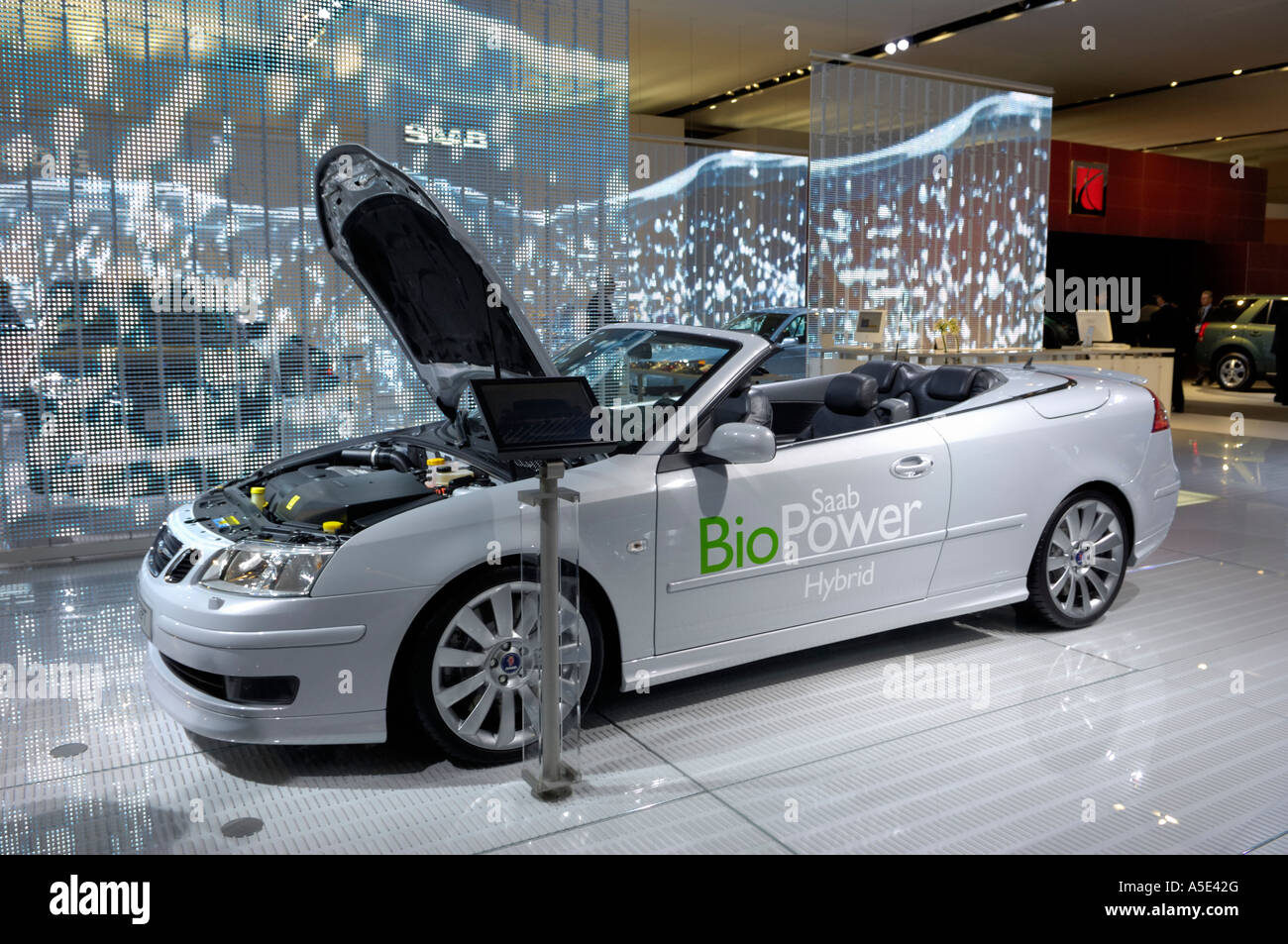 Saab BioPower hybrid car concept at the 2007 North American ...