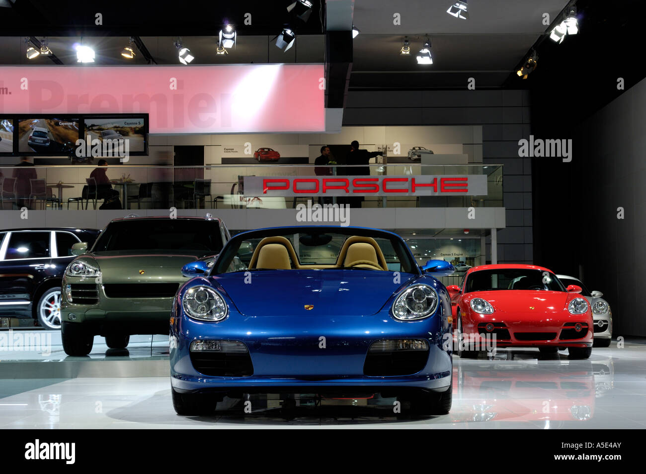 Stand porsche hi-res stock photography and images - Alamy