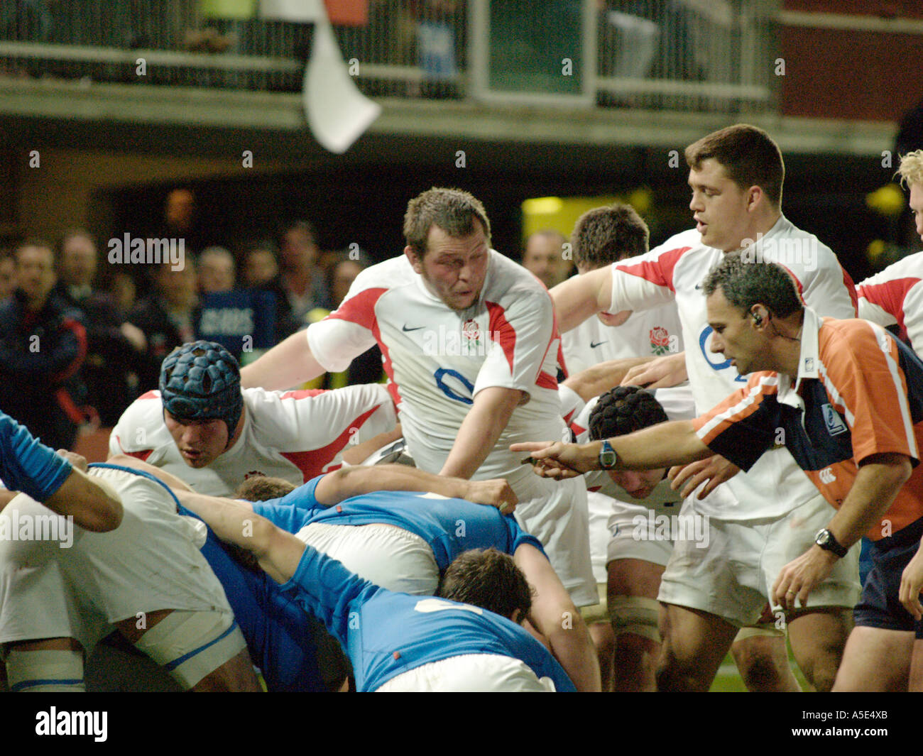 Referee and scrum hi-res stock photography and images - Alamy