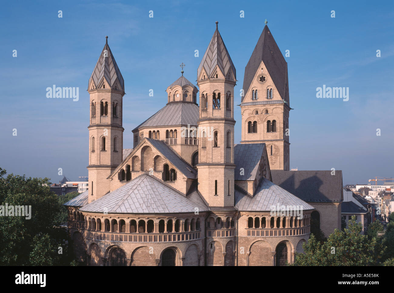 Köln, St. Aposteln, Blick von Nordosten Stock Photo - Alamy