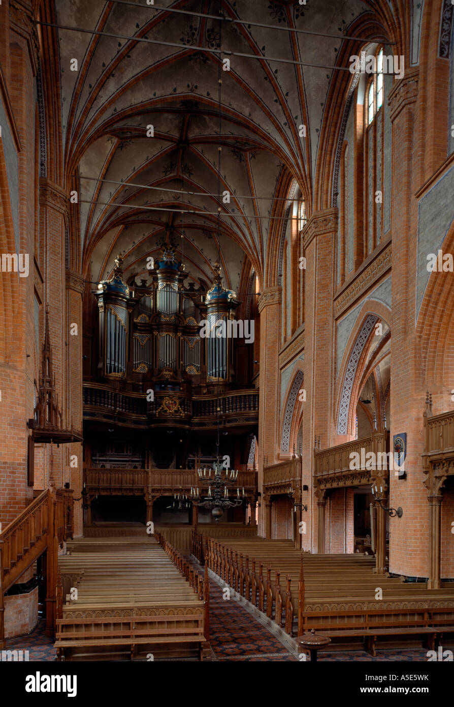 Malchin, St. Johanniskirche, Innen, Richtung Westen mit Orgel Stock Photo - Alamy