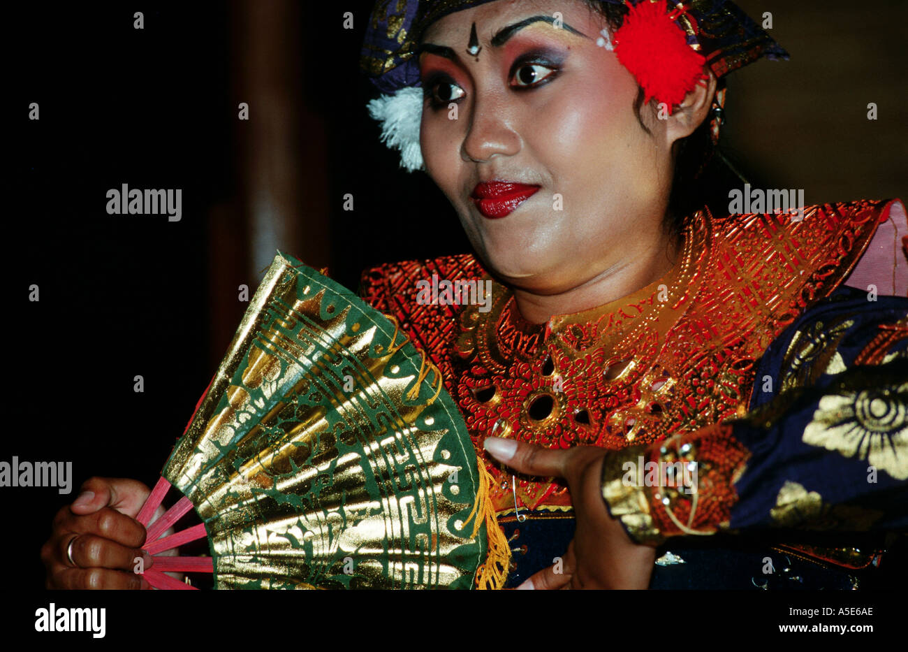 female balinese dancer Stock Photo - Alamy