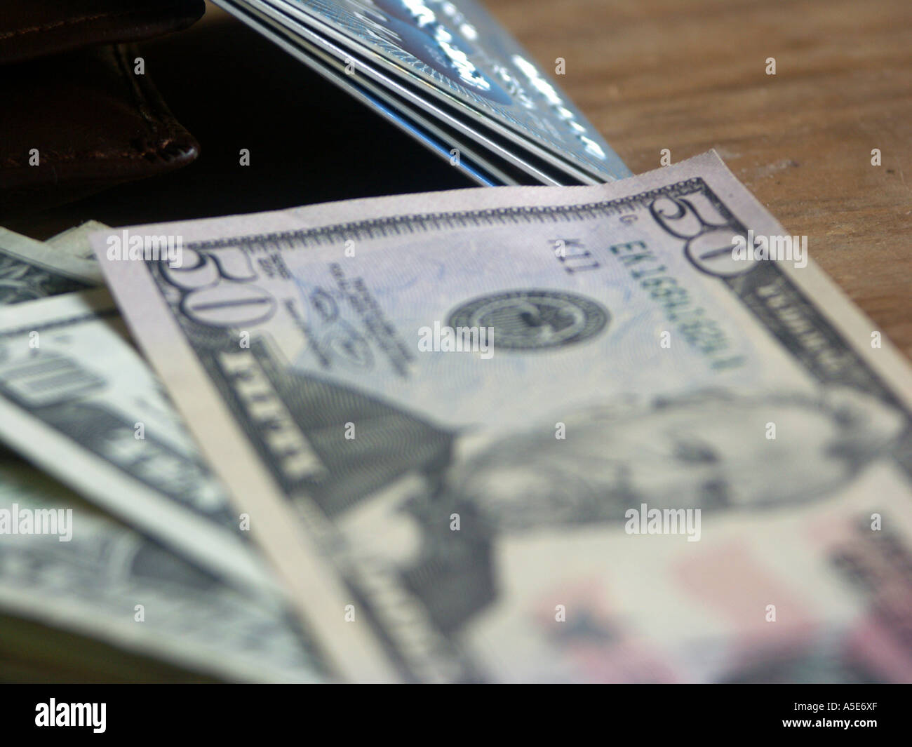 1 dollar bill table hi-res stock photography and images - Alamy