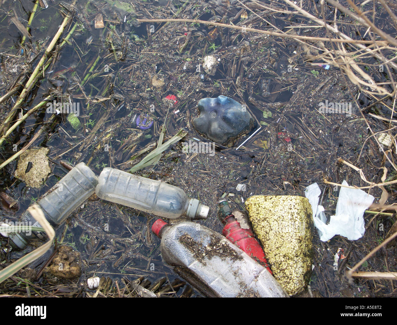 Plastic rubbish bottles floating hi-res stock photography and images ...