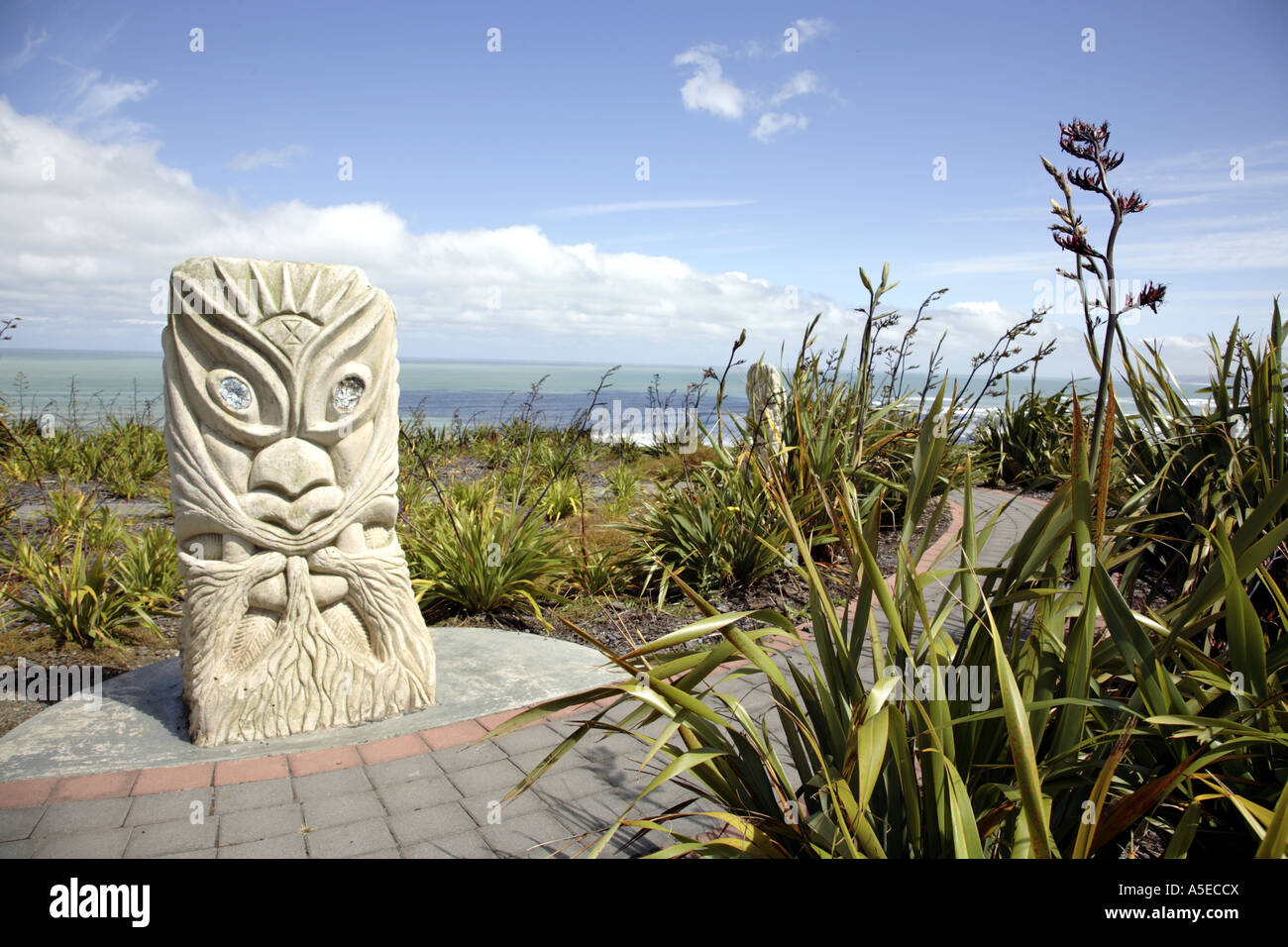 Rising sun tawhiri maori god hi-res stock photography and images - Alamy