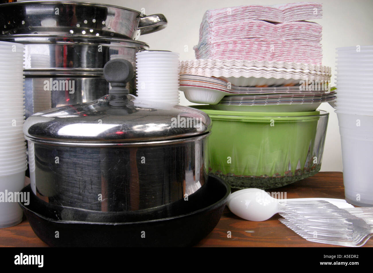 Pans, Paper Plates 3 Stock Photo - Alamy