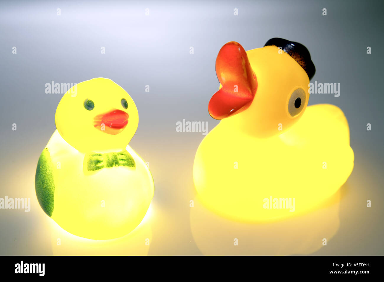 Two rubber ducks bath hi-res stock photography and images - Alamy