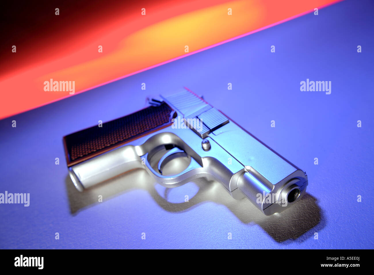 Iconic handgun hi-res stock photography and images - Alamy