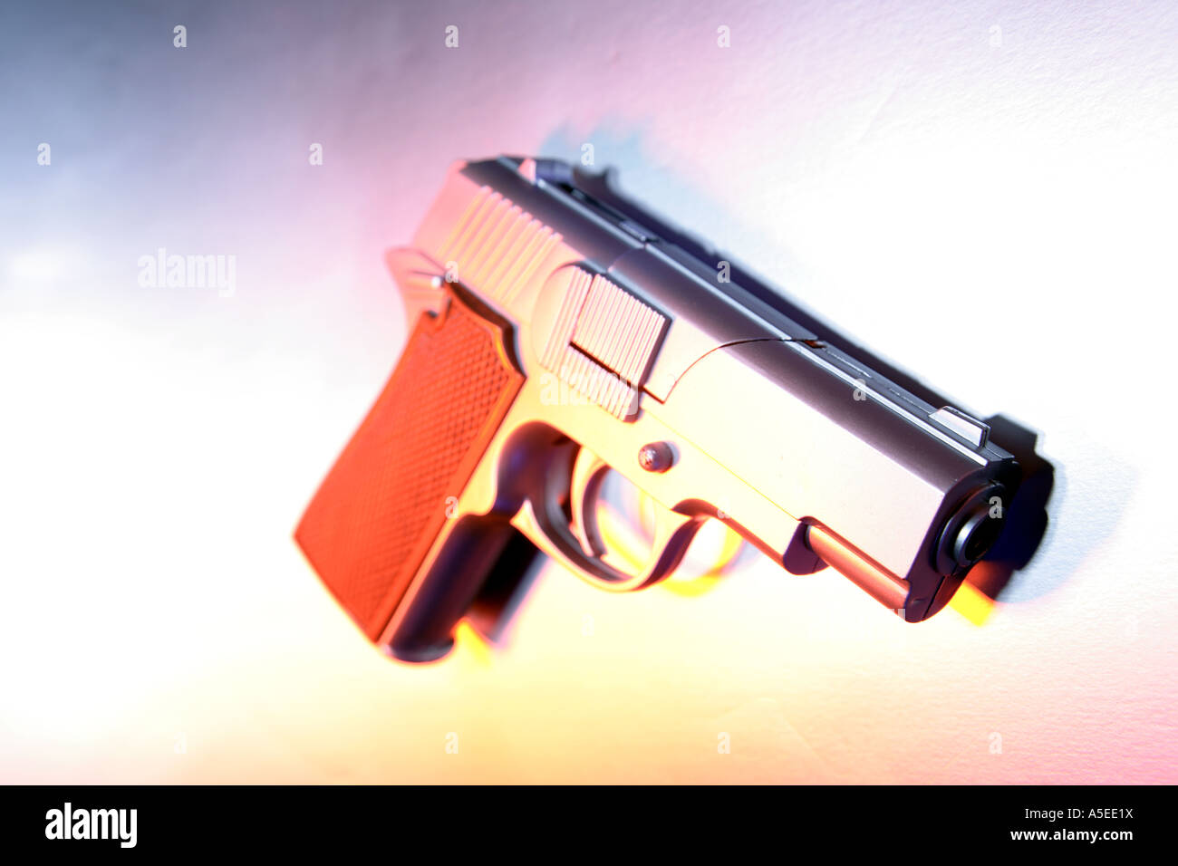 Iconic handgun hi-res stock photography and images - Alamy