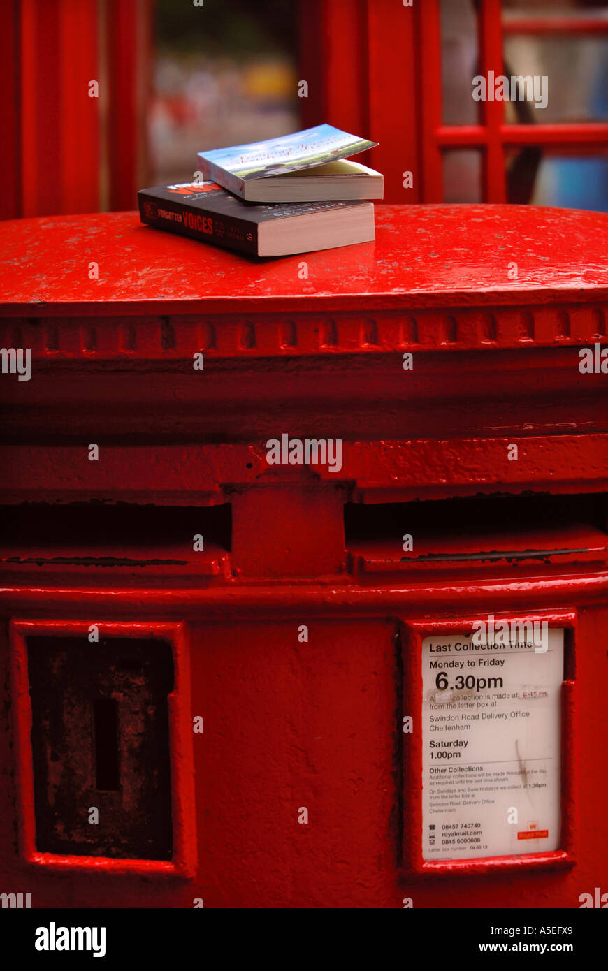 Unwanted books hi-res stock photography and images - Alamy