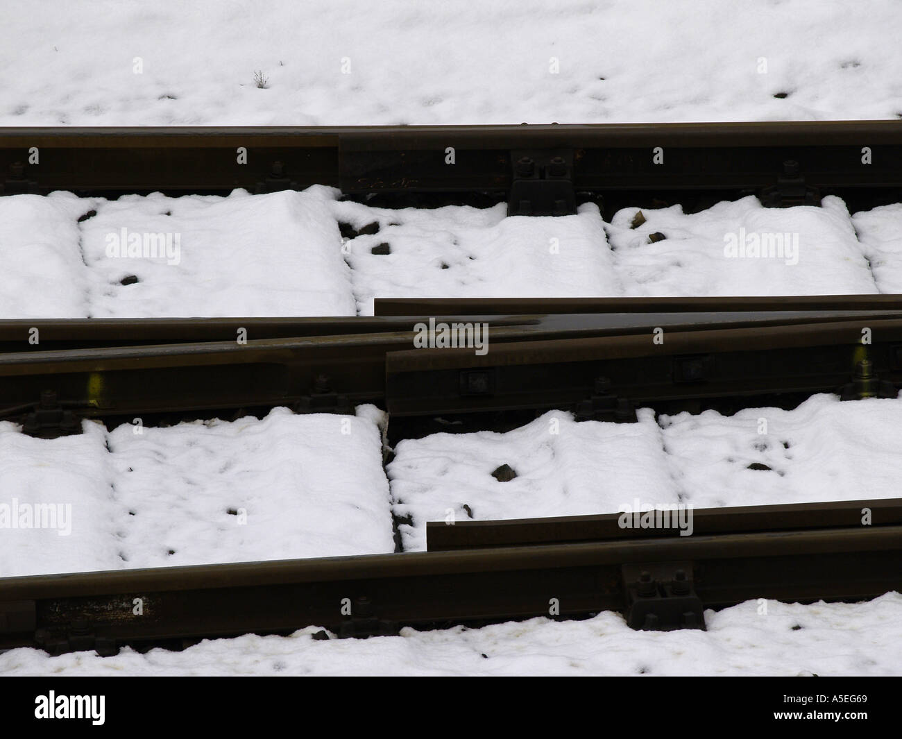 Line track trackbound hi-res stock photography and images - Alamy