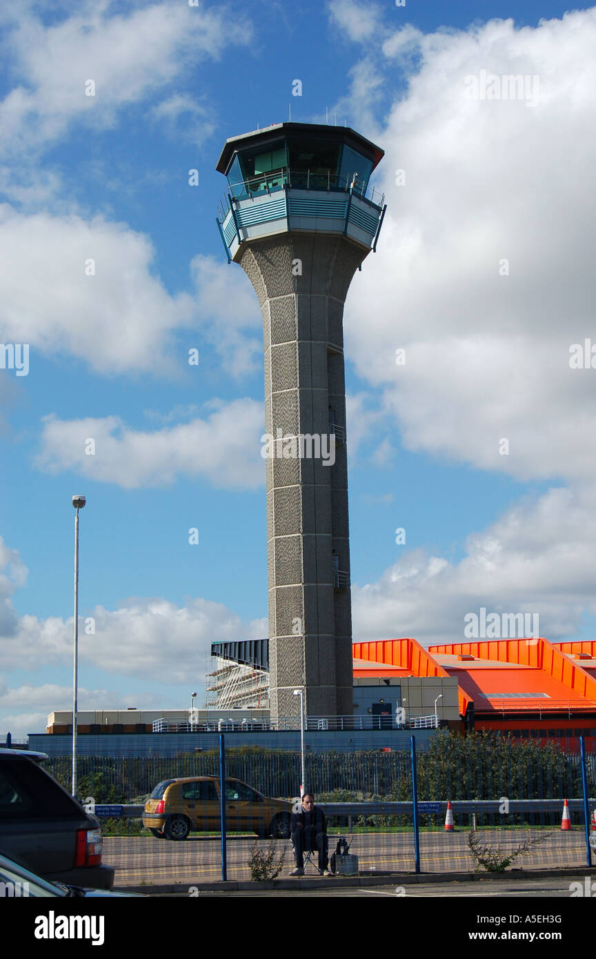 Luton Airport ,Control Tower, Bedfordshire,UK Stock Photo - Alamy