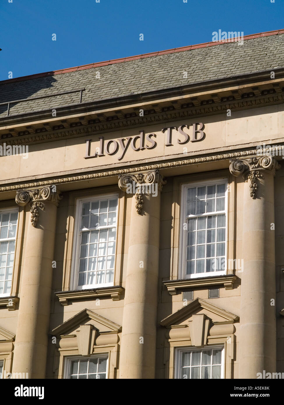 Lloyds TSB bank sign on an imposing stone building Stock Photo - Alamy