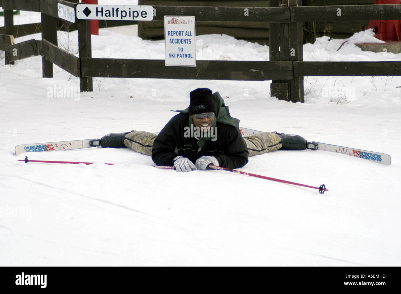 Man falling down skiing hi-res stock photography and images - Alamy