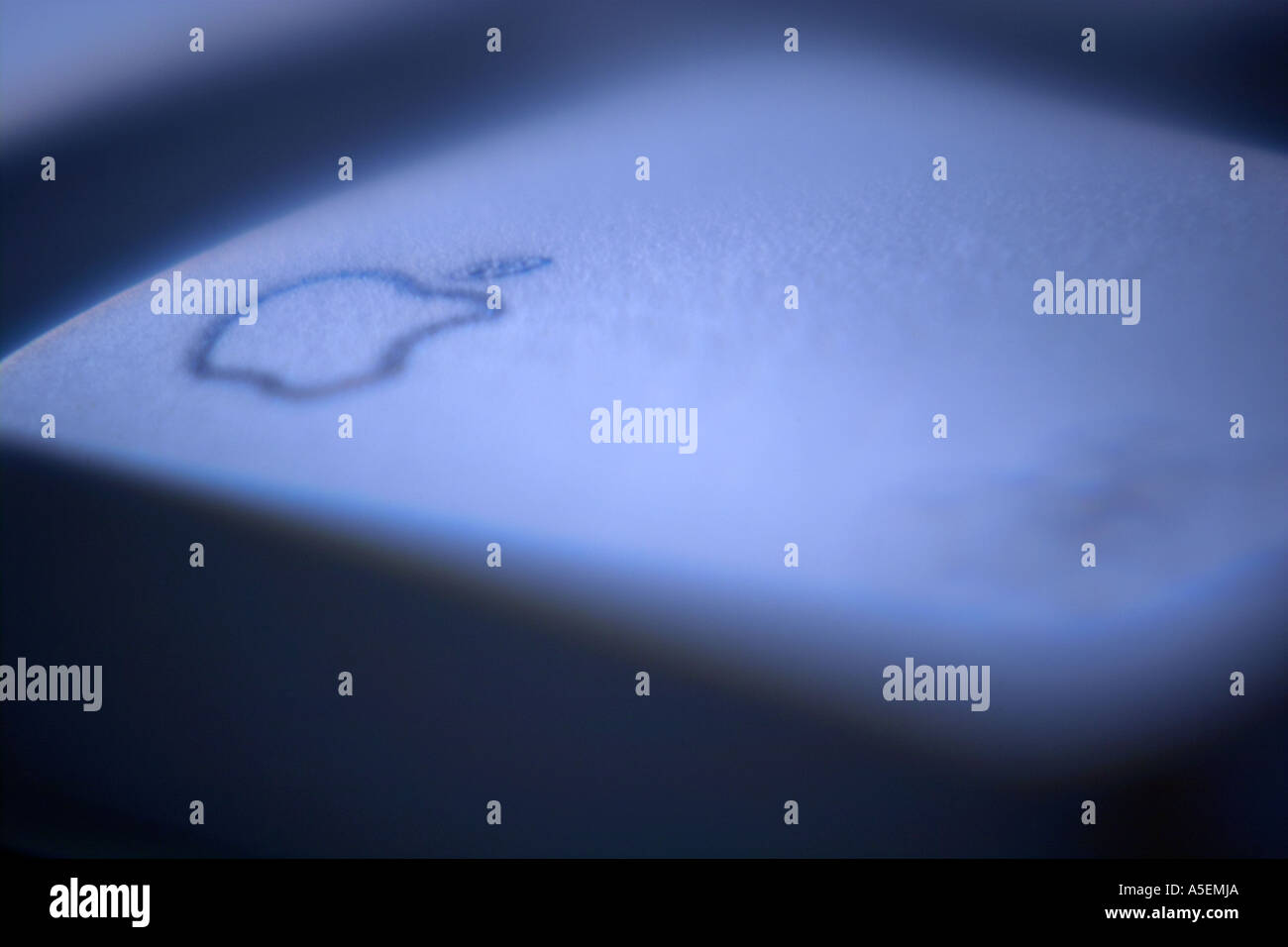 Computer Keyboard Apple Mac showing the Apple Key Stock Photo - Alamy