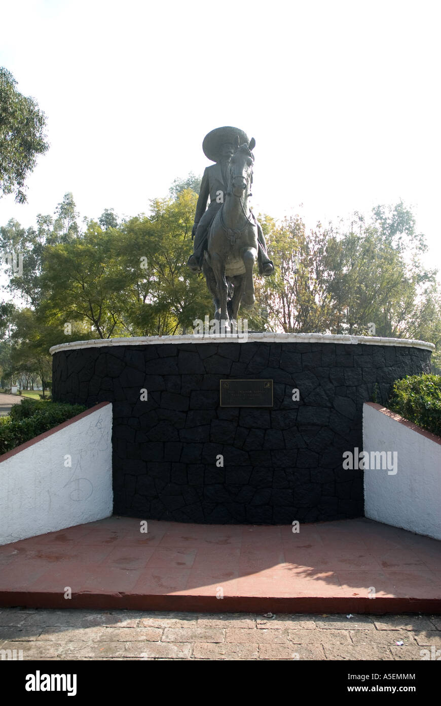 Emiliano zapata statue hi-res stock photography and images - Alamy
