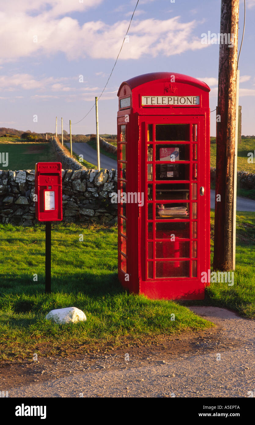 Red phone box Stock Photo - Alamy