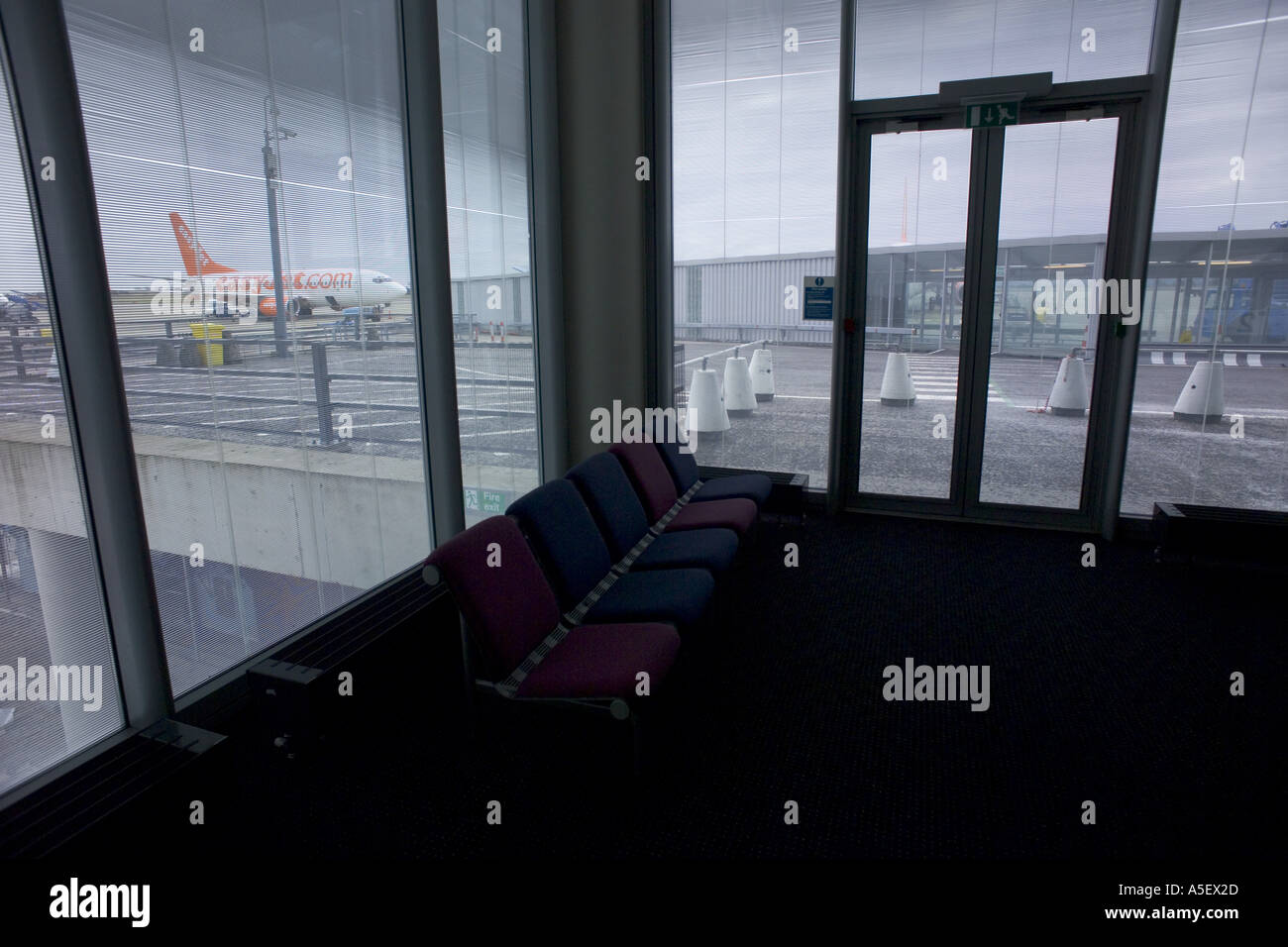 UK BRISTOL AIRPORT EASYJET BOEING 737-700 VIEW FROM DEPARTURES LOUNGE ...