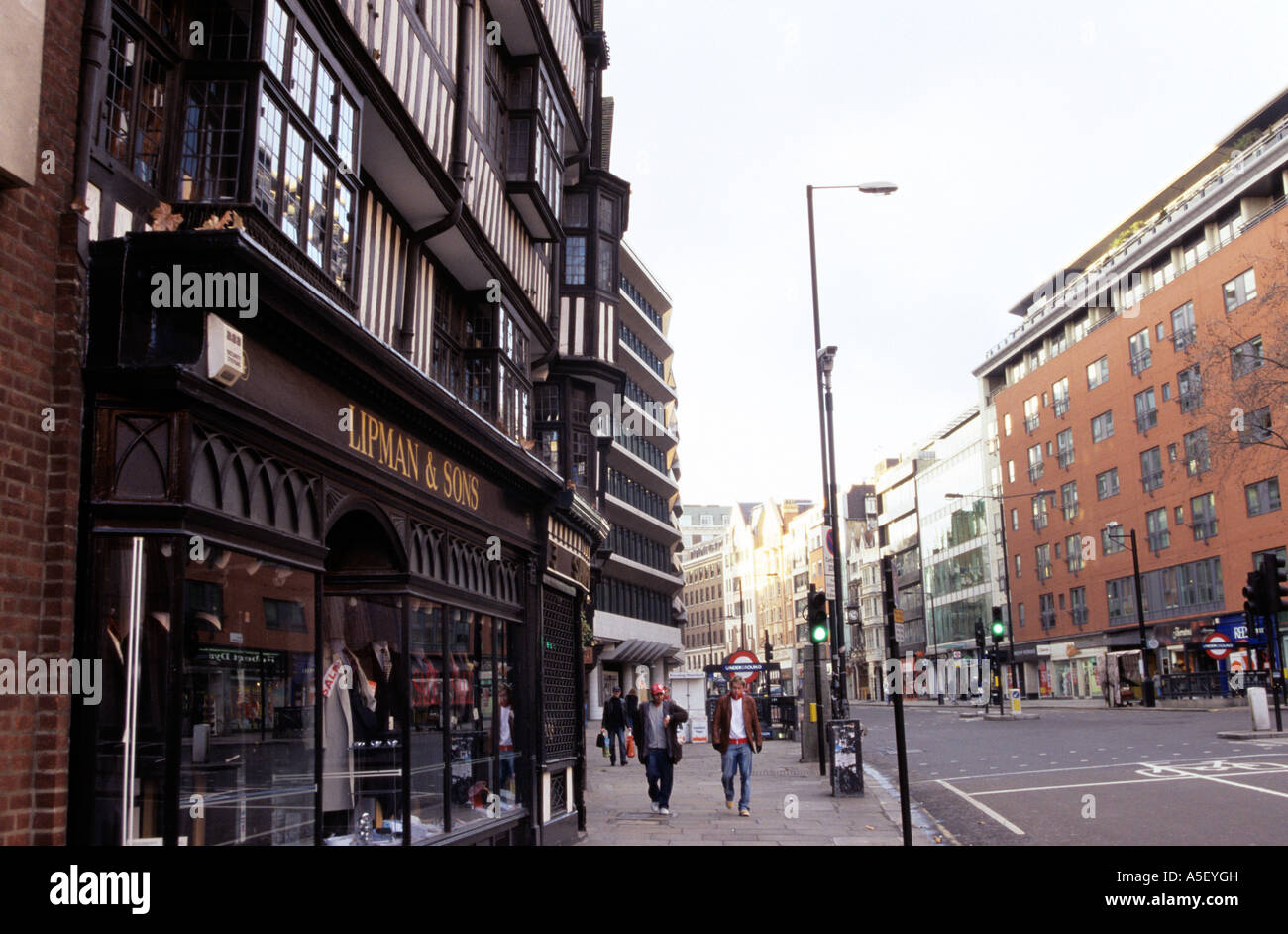 Streets high holborn london hi-res stock photography and images - Alamy