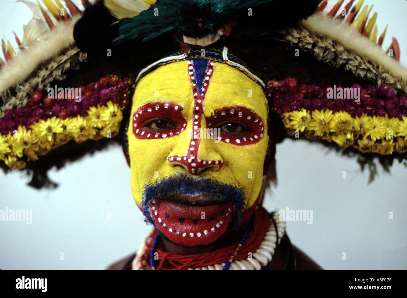 Huli wigman Tari Southern Highlands Papua New Guinea Stock Photo - Alamy