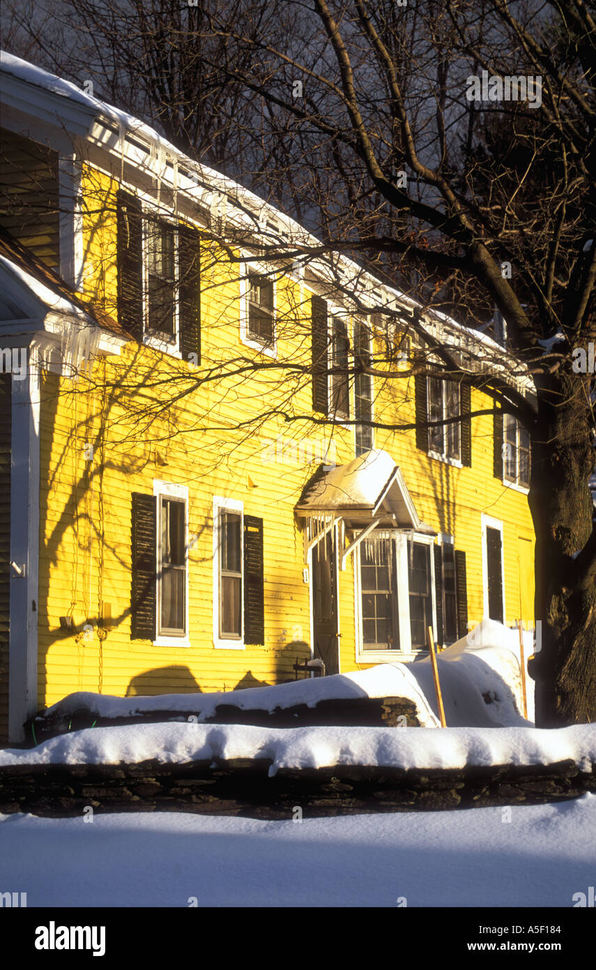 Clapboard house hi-res stock photography and images - Alamy