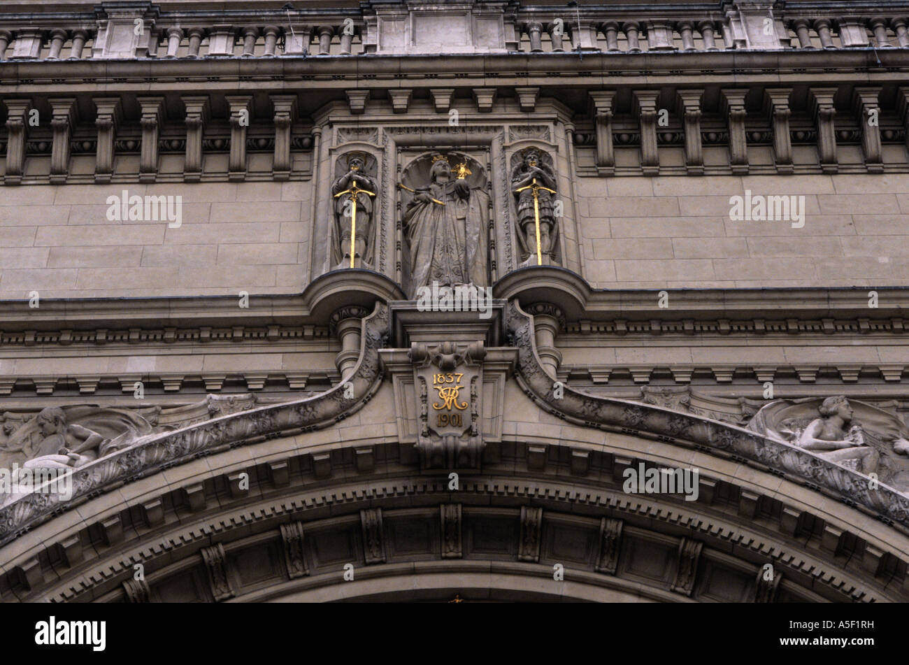 The statue above the Grand Entrance to the Victoria and Albert Museum ...
