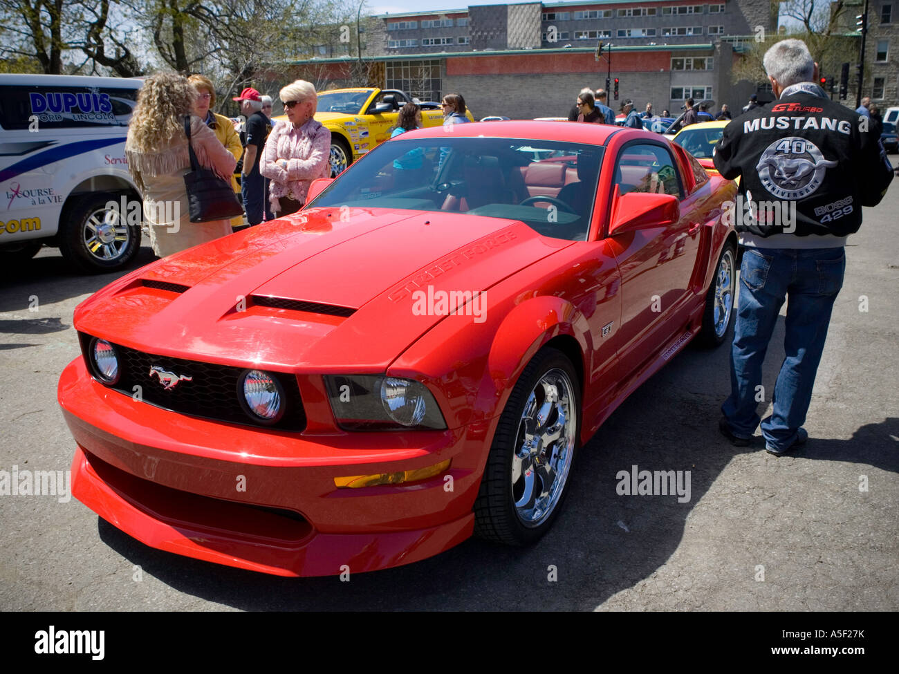 Concourse car hi-res stock photography and images - Alamy