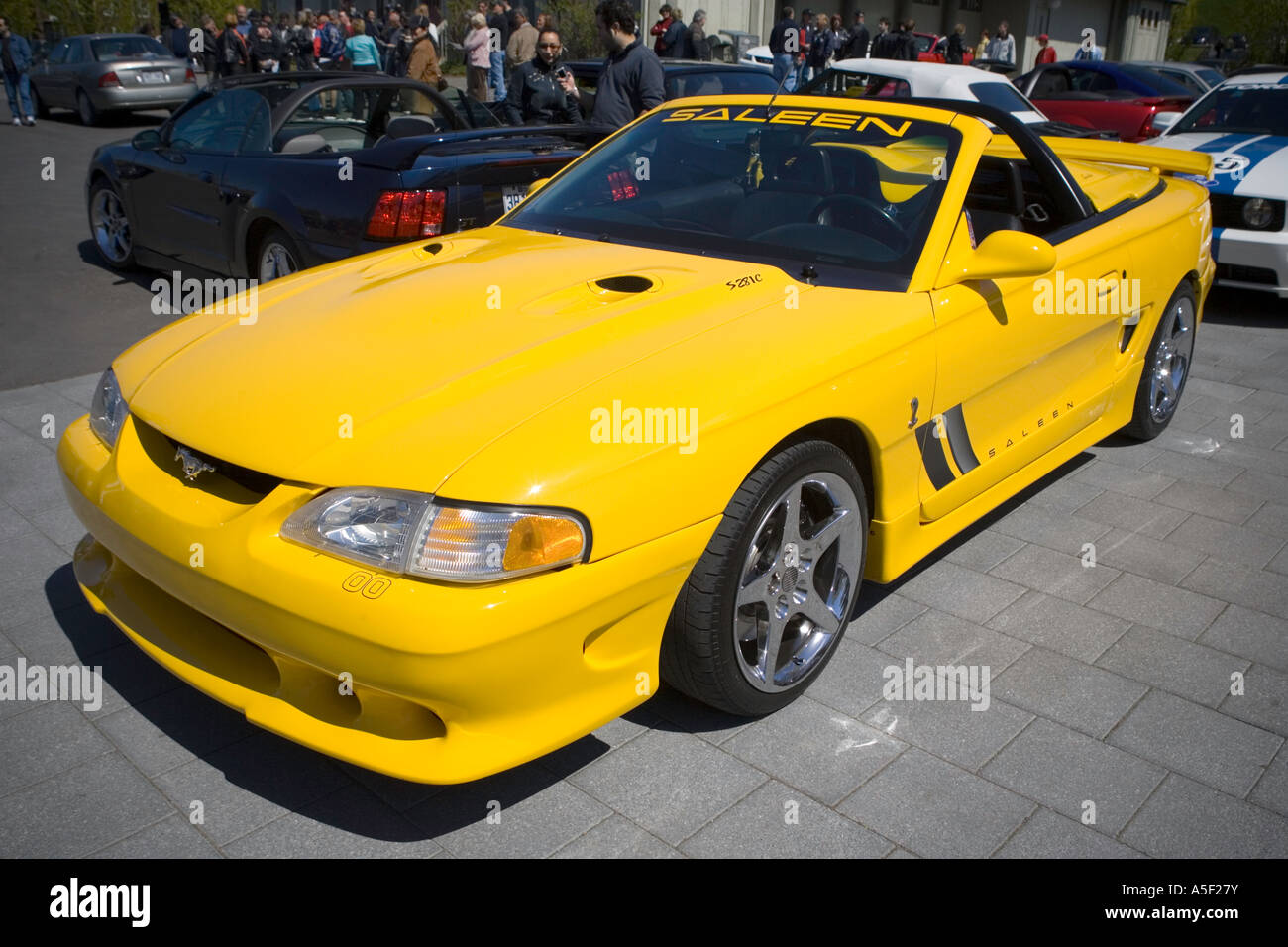 Concourse car hi-res stock photography and images - Alamy
