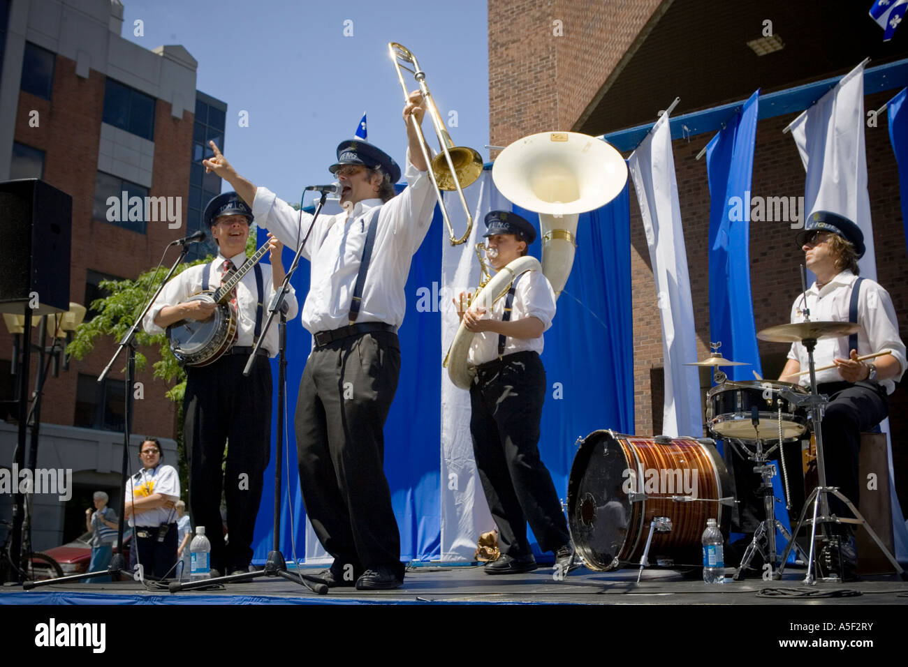 Jazz festival street parade hi-res stock photography and images - Alamy