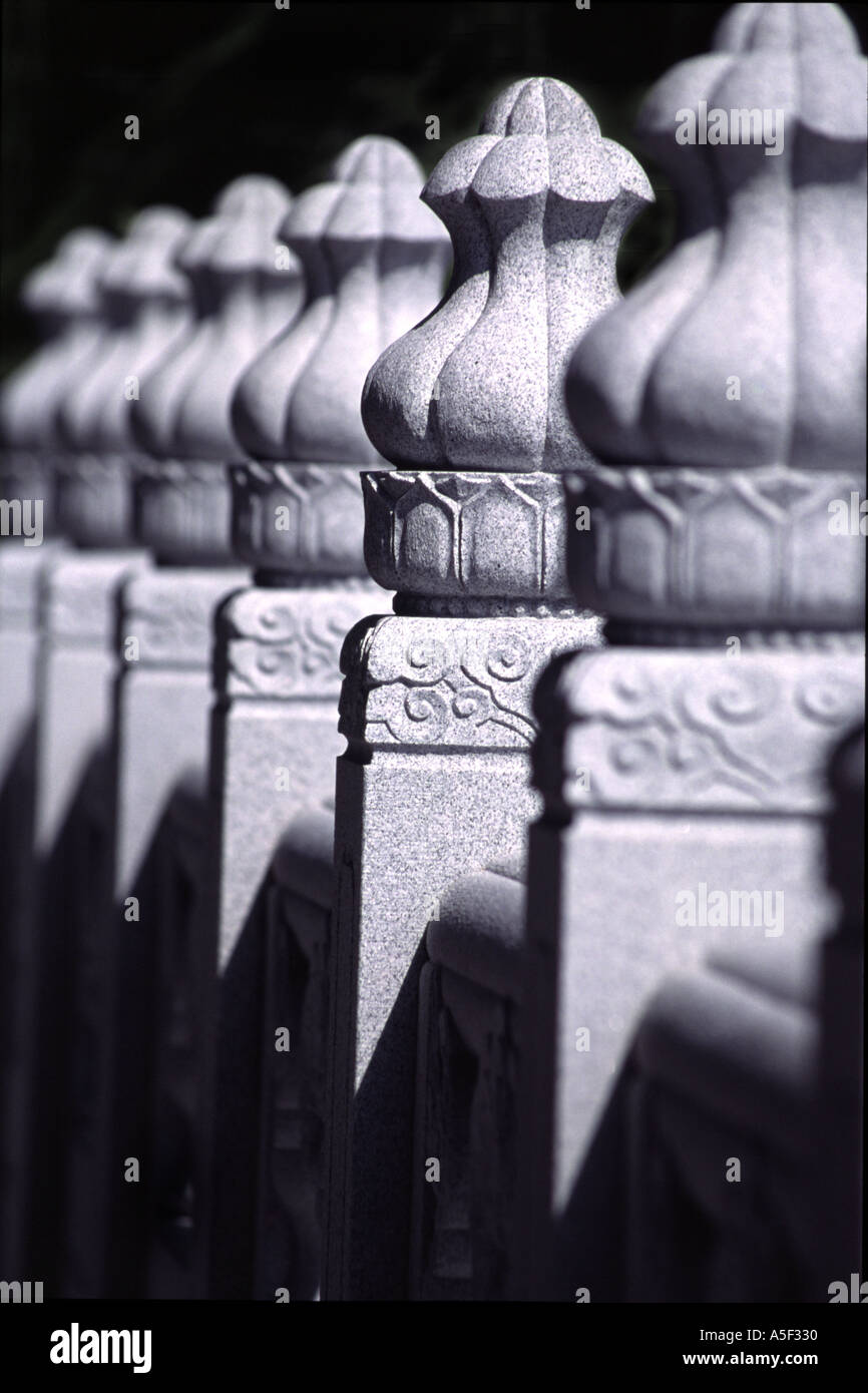 Detail of columns in a a Chinese temple in Hong Kong Stock Photo - Alamy