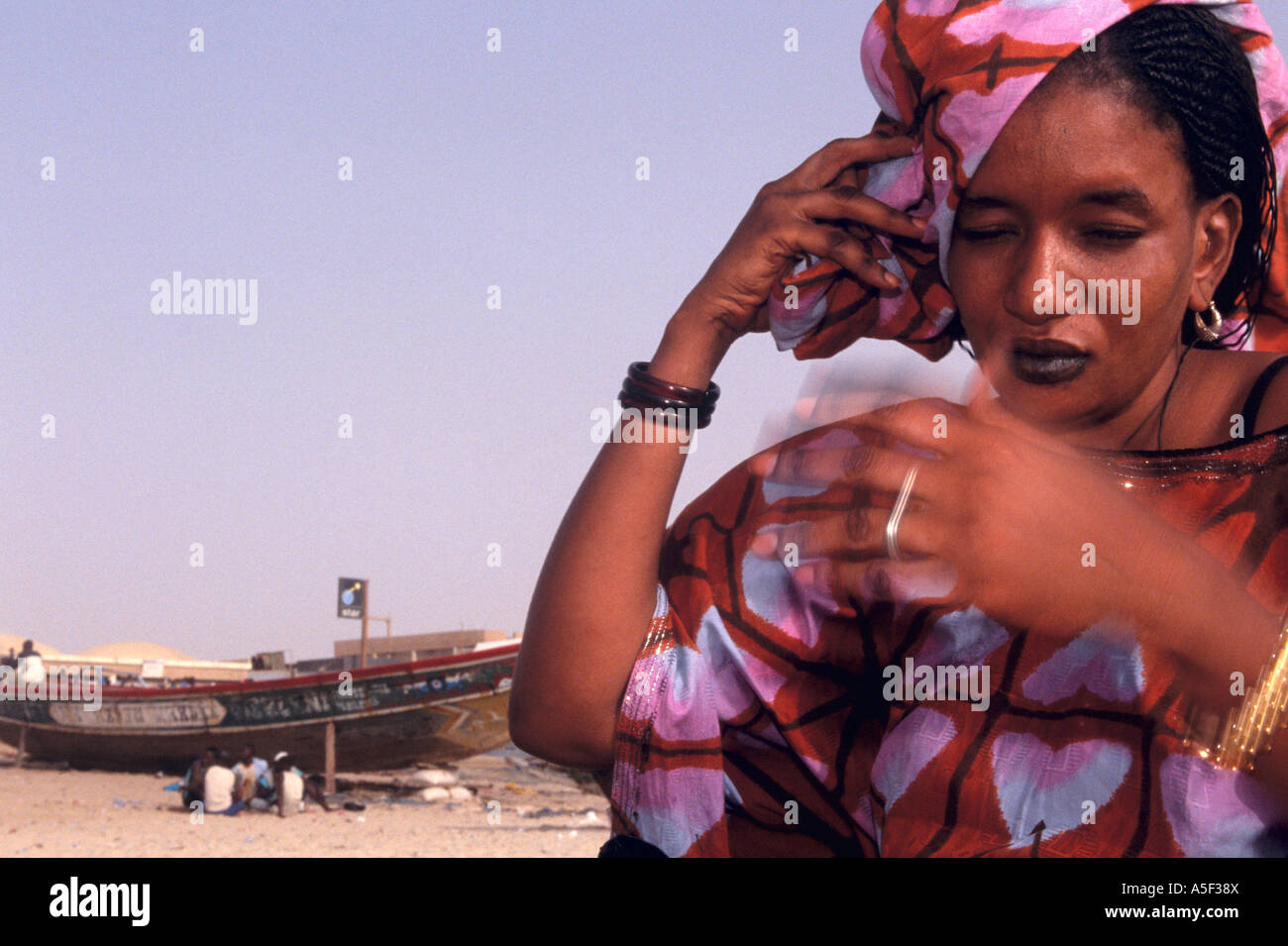 A Mauritanian woman in traditional clothing Nouakchott Mauritania Stock ...