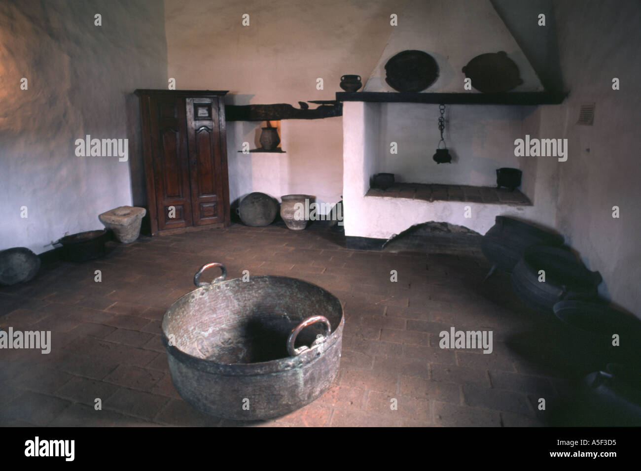 1600s kitchen hi-res stock photography and images - Alamy