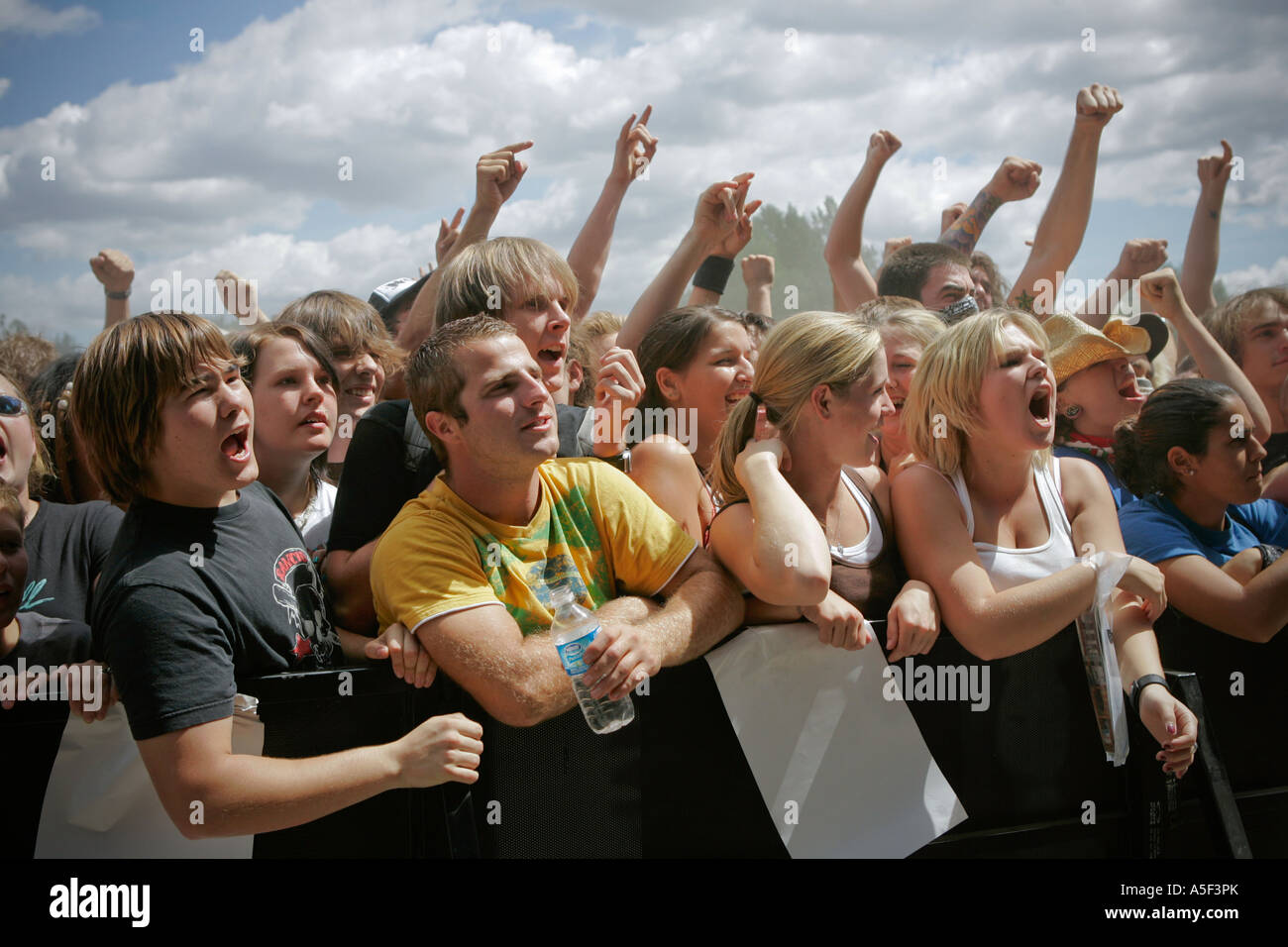 Jeering crowd hi-res stock photography and images - Alamy