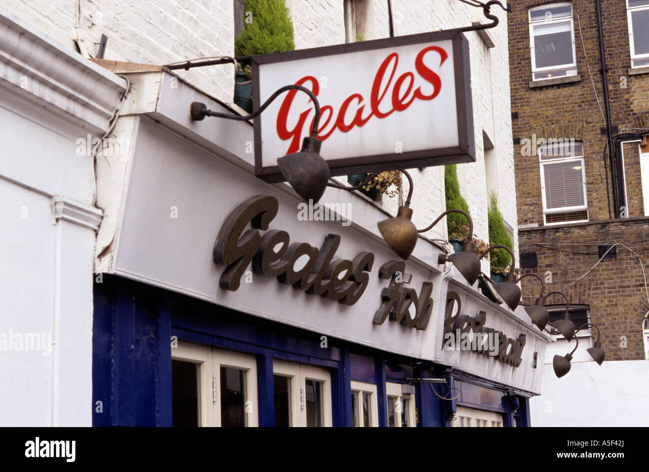 A traditional English restaurant in Notting Hill London Stock Photo - Alamy