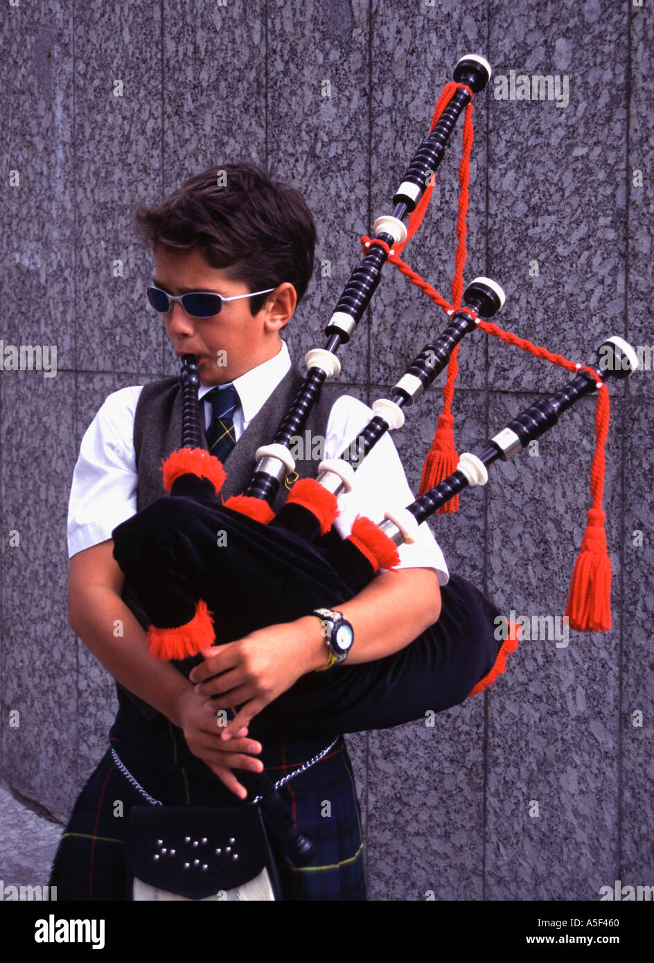 Scottish bagpipes hi-res stock photography and images - Alamy