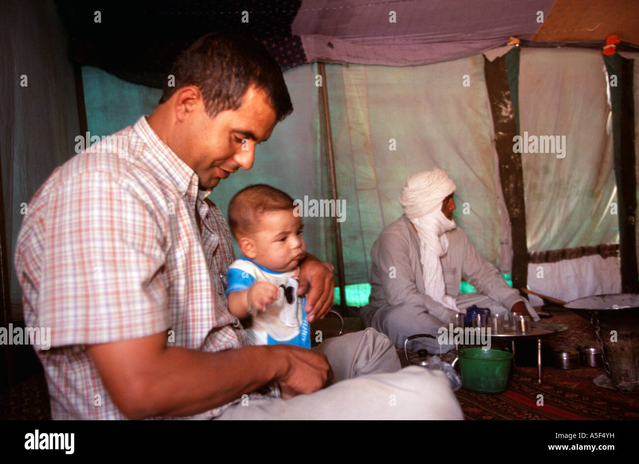 Saharawi family hi-res stock photography and images - Alamy