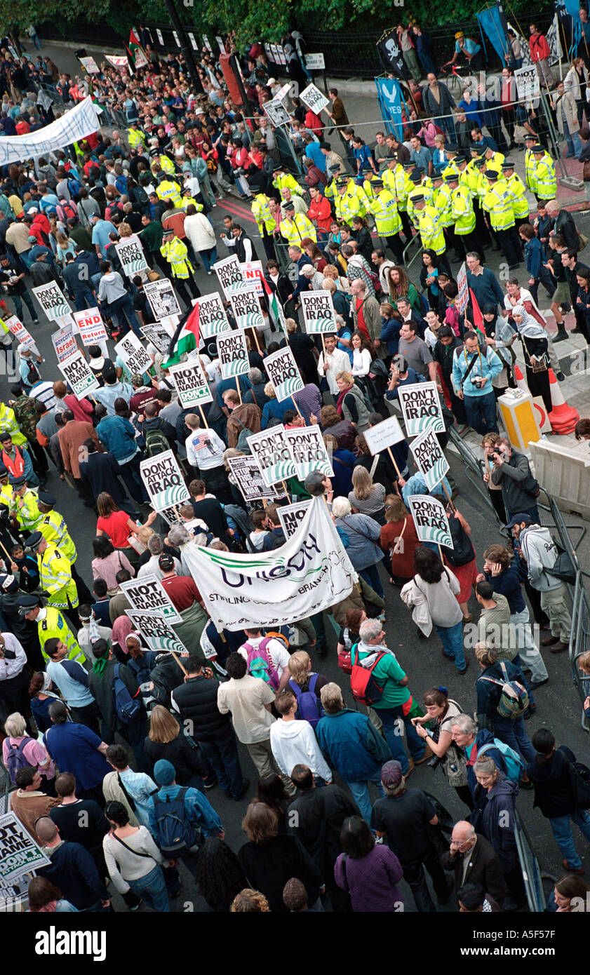 Peace demonstration London 2002 Stock Photo - Alamy
