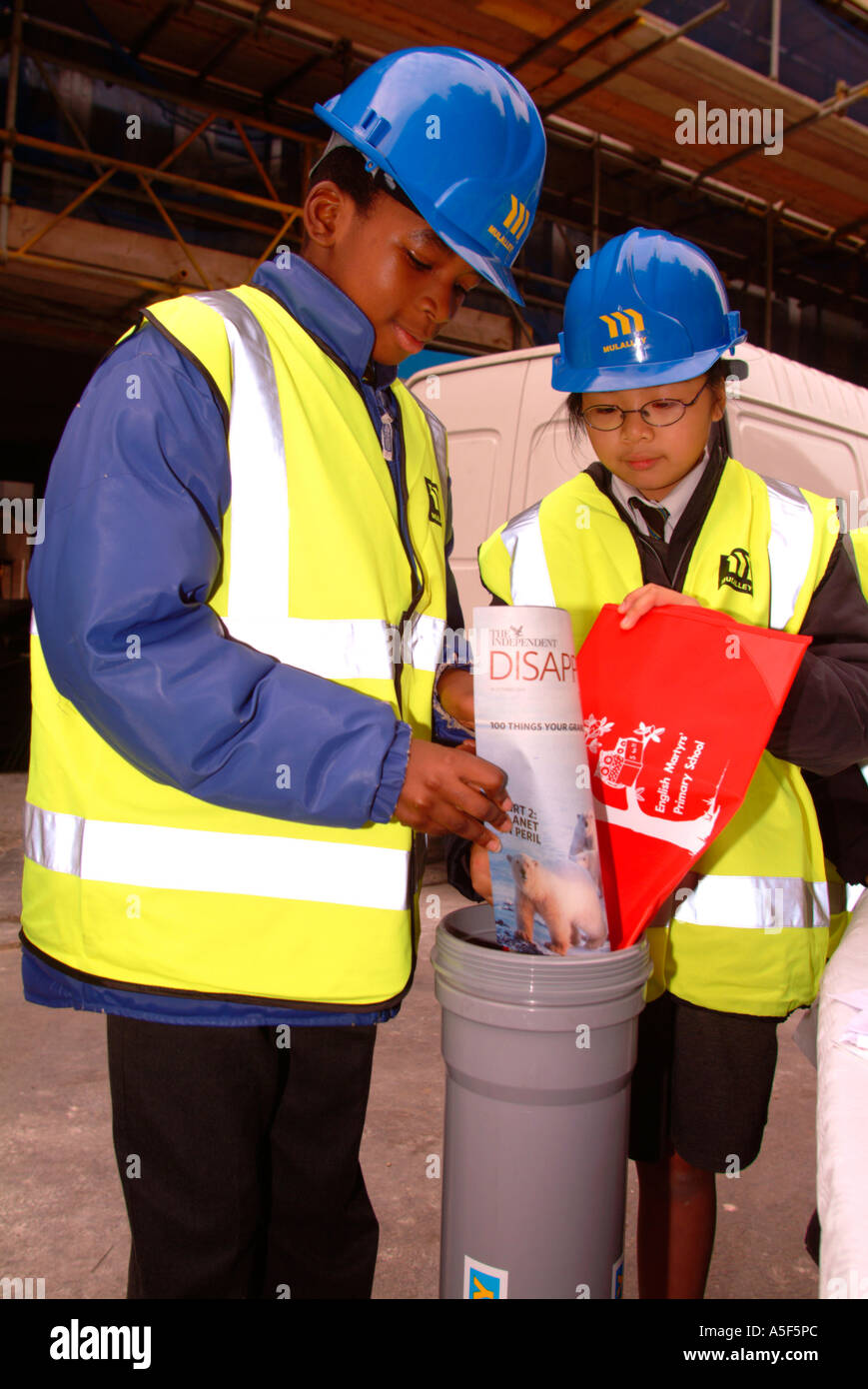 Time capsule bury hi-res stock photography and images - Alamy