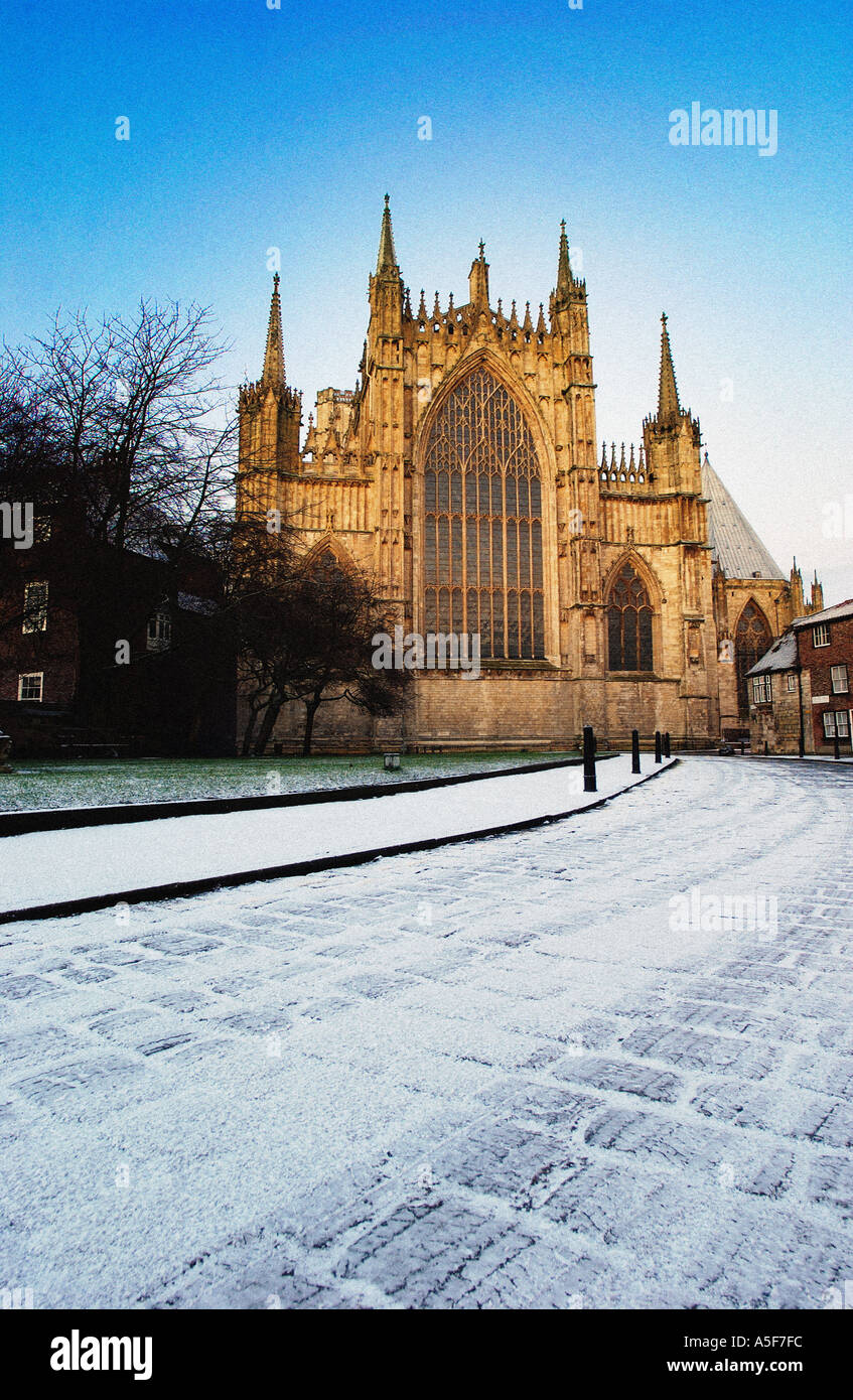 Minster york snow hi-res stock photography and images - Alamy