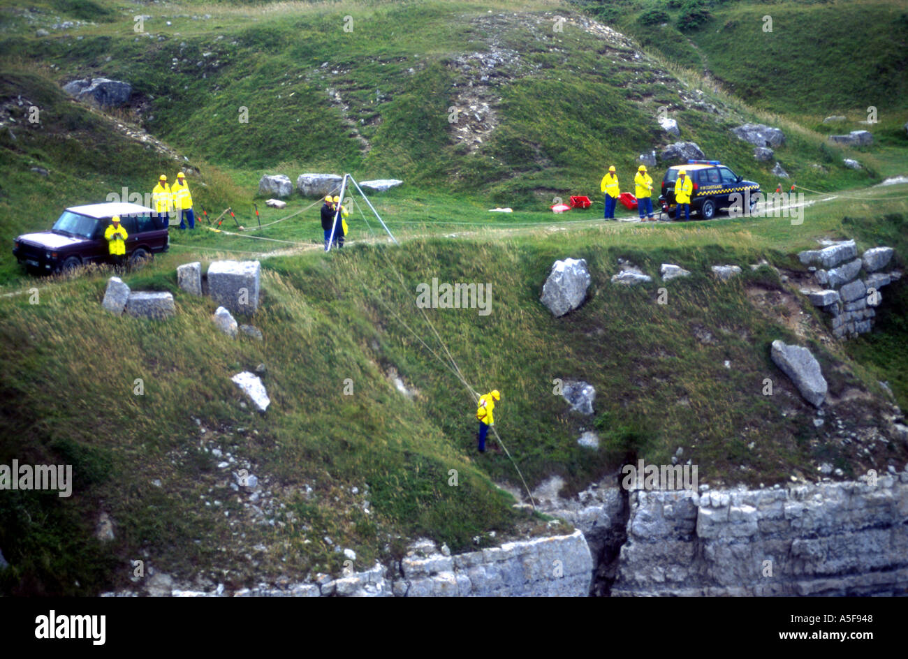 Cliff rescue hi-res stock photography and images - Alamy