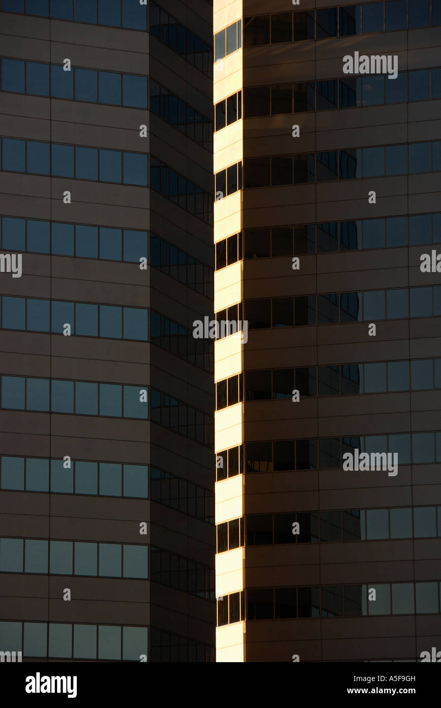 Side of urban building Stock Photo - Alamy