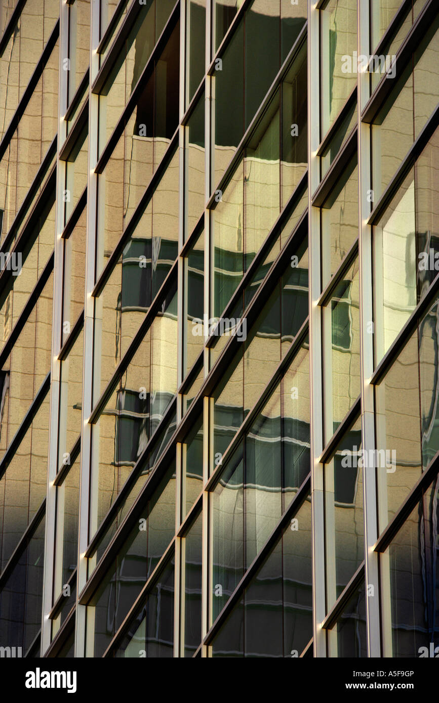 Side of urban building Stock Photo - Alamy