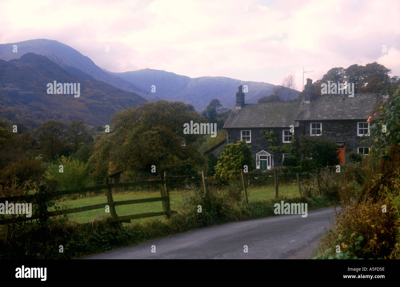 Cumbrian slate fence wall hi-res stock photography and images - Alamy