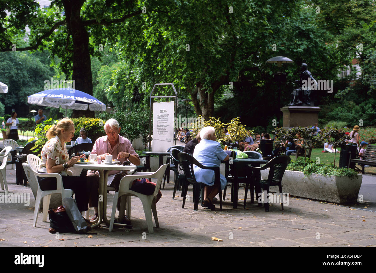 People having tea in the park London England Stock Photo - Alamy