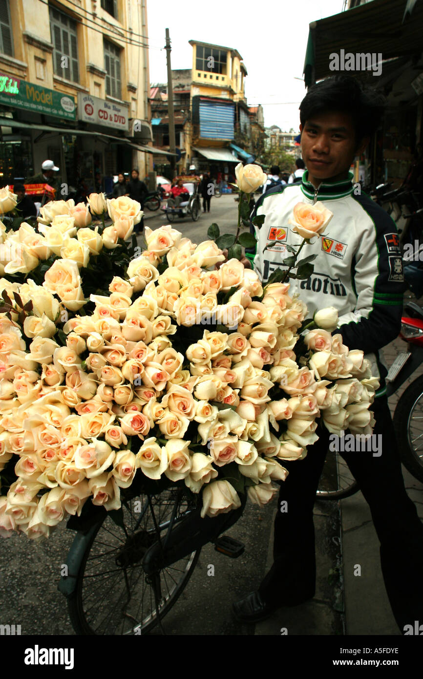 Hanoi Rose Vendor Stock Photo - Alamy