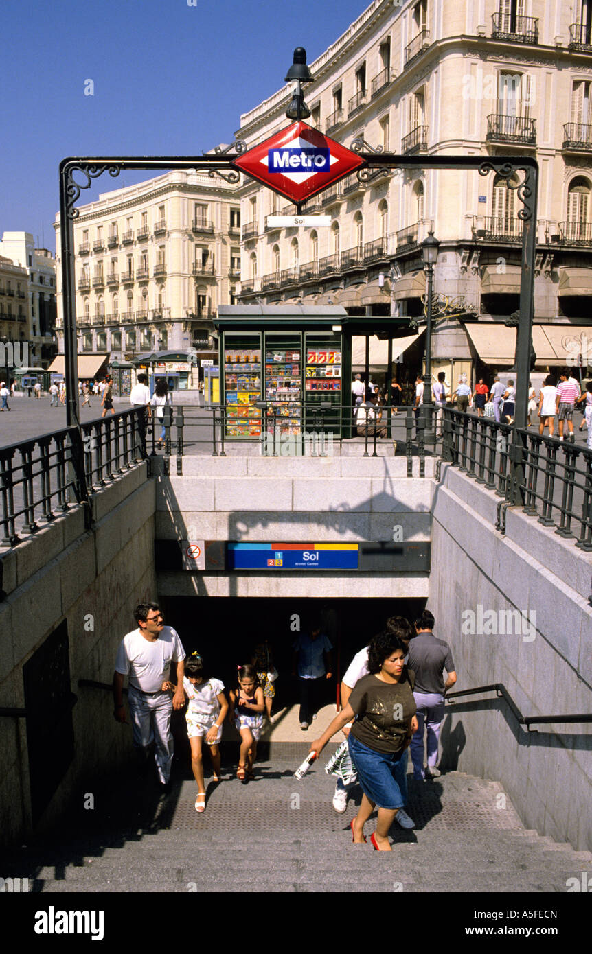 Subway entrance spain hi-res stock photography and images - Alamy
