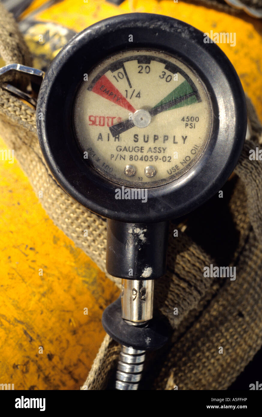 Compressed air tank gauge Stock Photo - Alamy