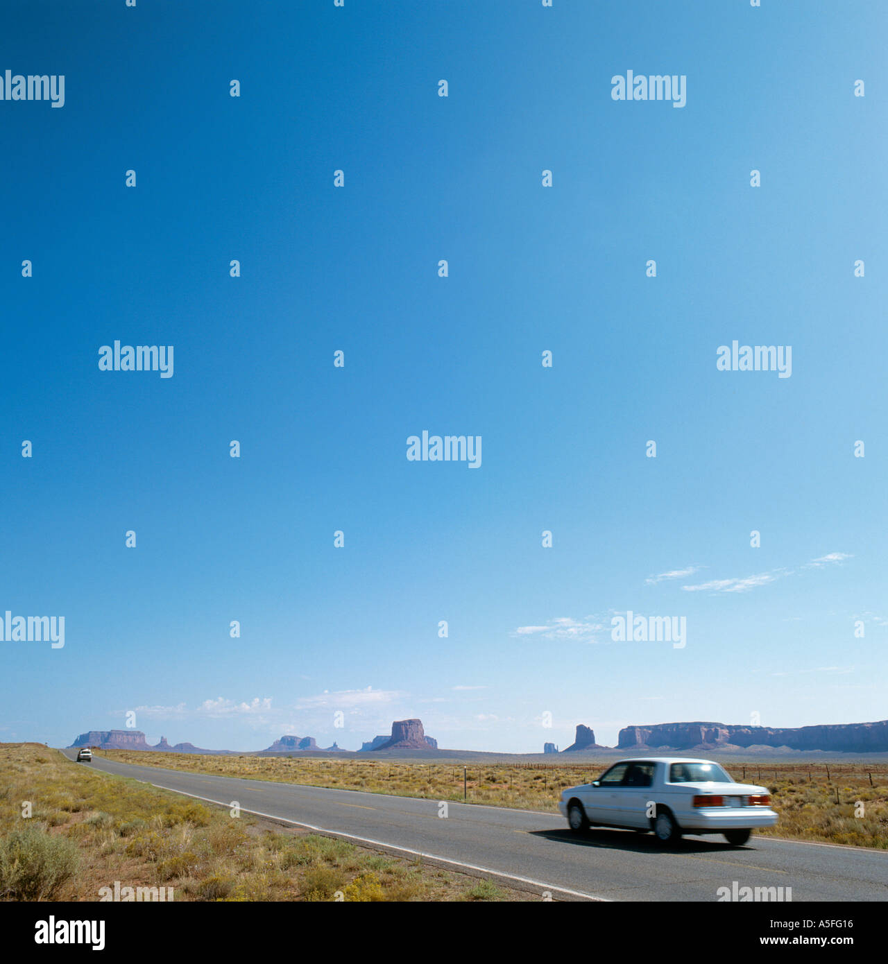 Monument valley car hi-res stock photography and images - Alamy