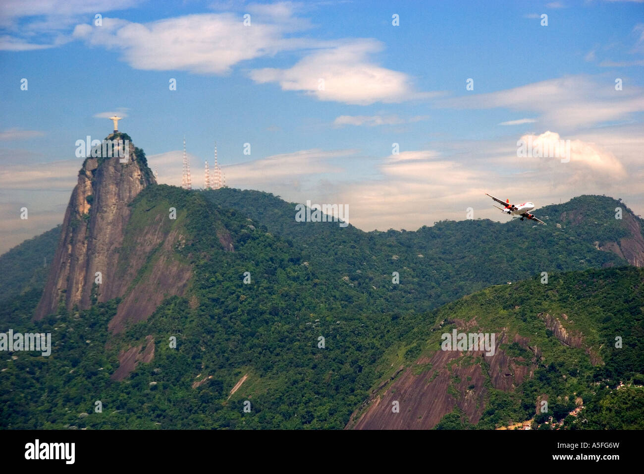 Airliner landing at Rio de Janeiro Brazil Stock Photo - Alamy
